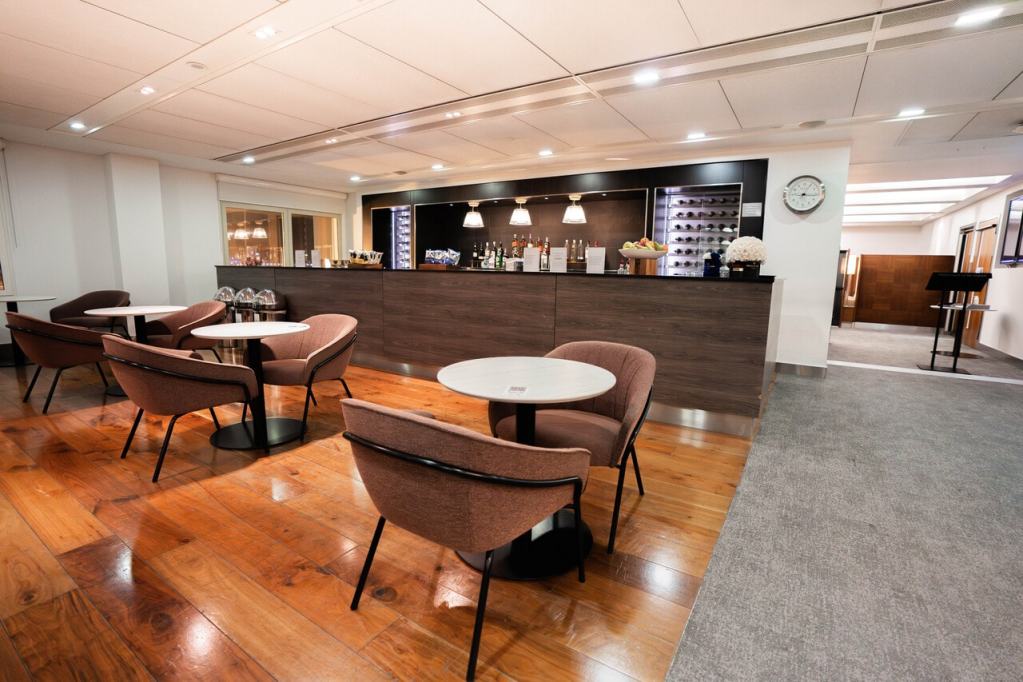British Airways First Lounge London Heathrow Terminal 3 – London Air Travel